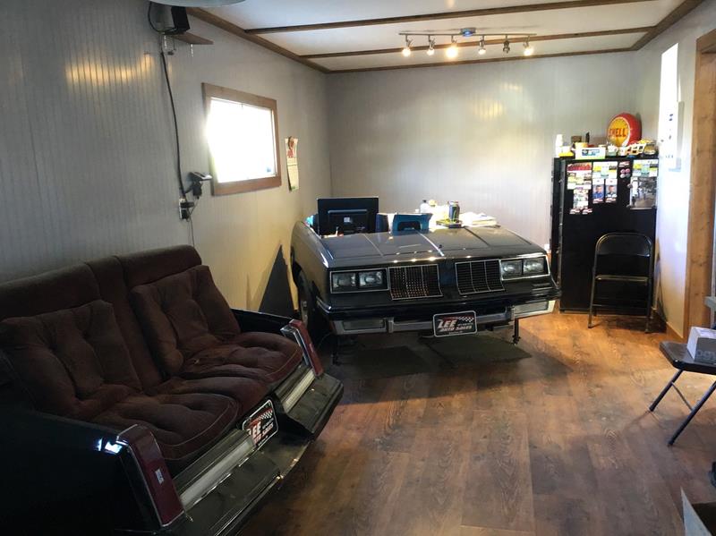 Lee Auto Sales - Spring Grove, MN